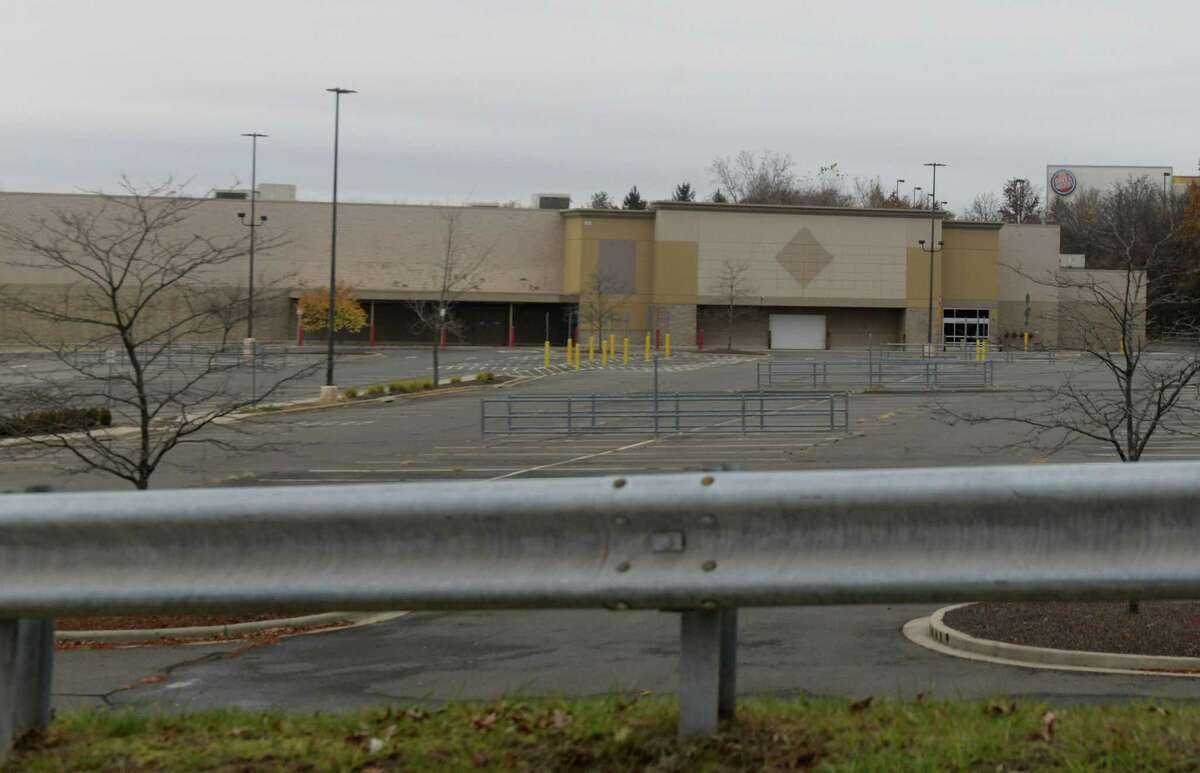 Long-vacant Sam's Club building in Manchester may get a new tenant