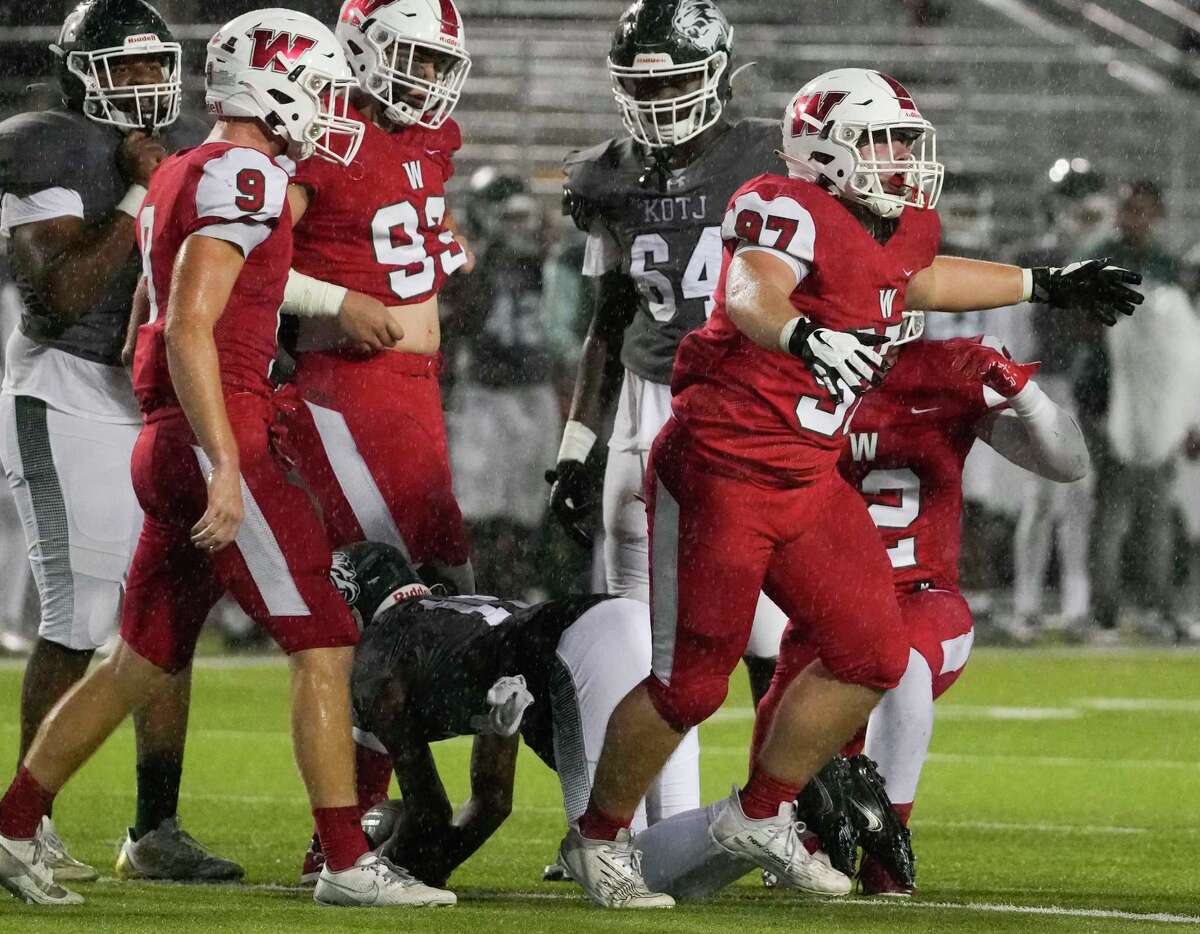 The Woodlands cruises to shutout of Spring in playoff opener