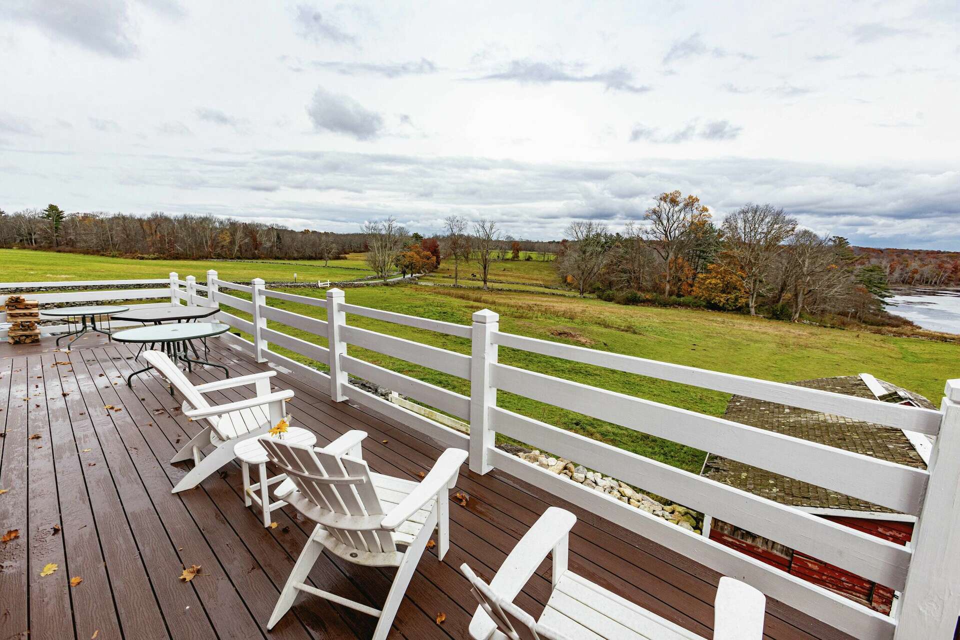 In Brooklyn, CT, find farm-fresh dining at the rustic Chef’s Table