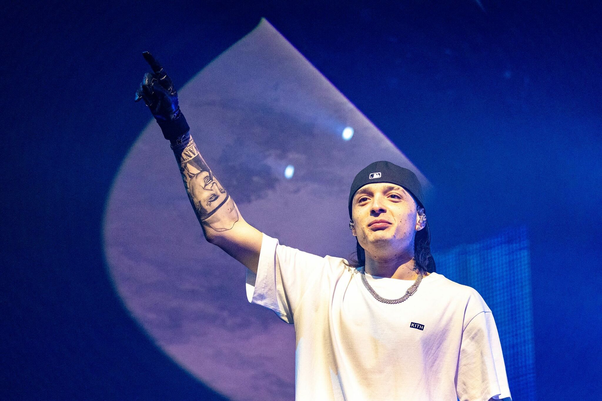 Drake brings Peso Pluma onstage during San Antonio show