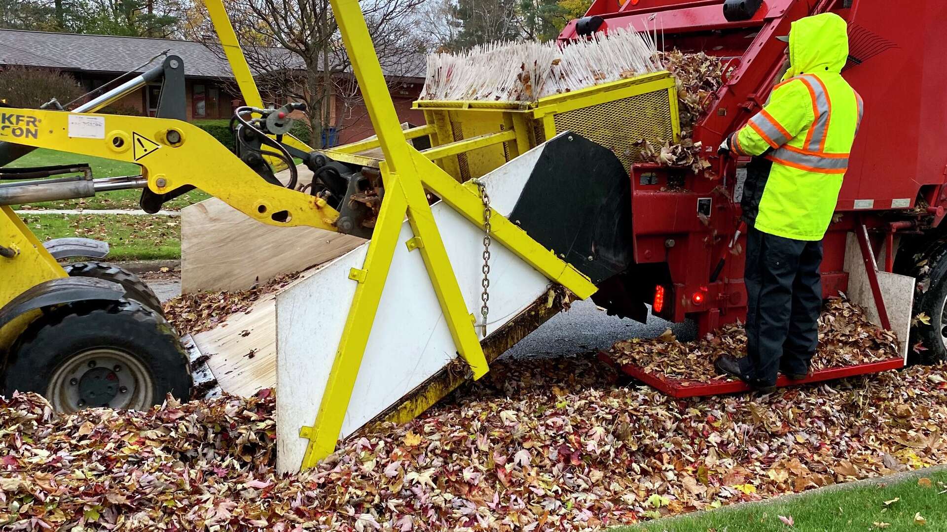 Midland leaf collection: where do leaves go, what are they used for?