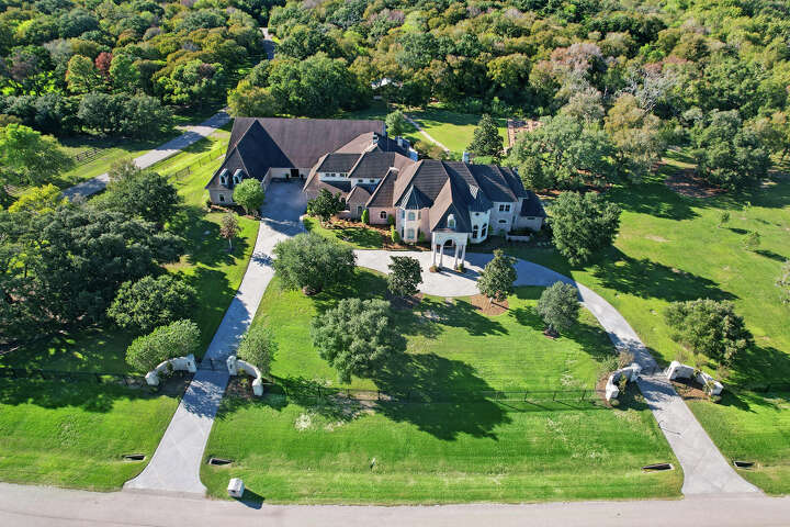 11 Houston-area mansions still on the market in 2023