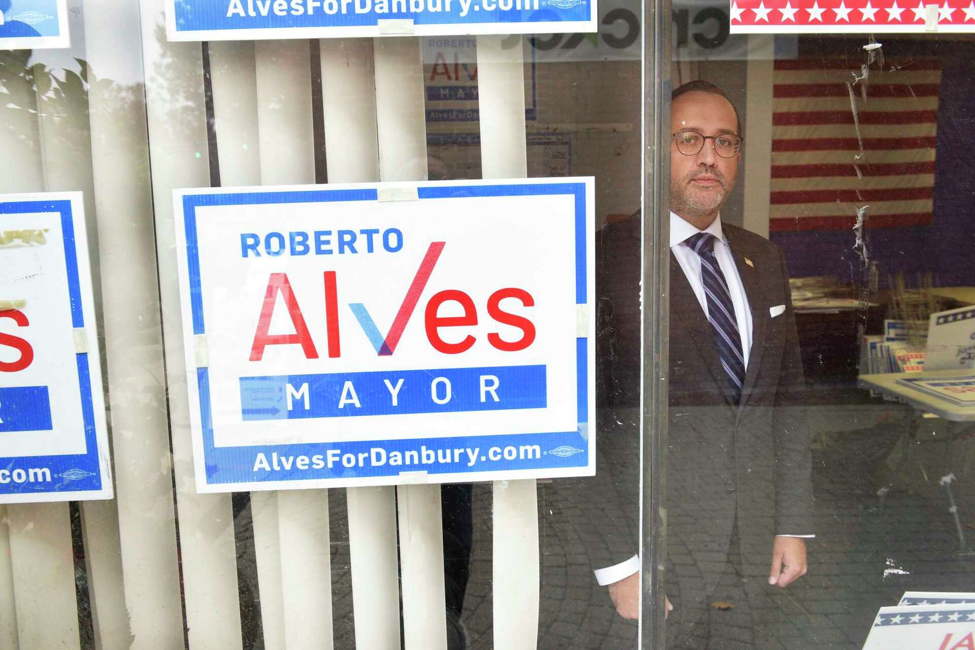 Danbury Mayor-elect Roberto Alves assembles transition team