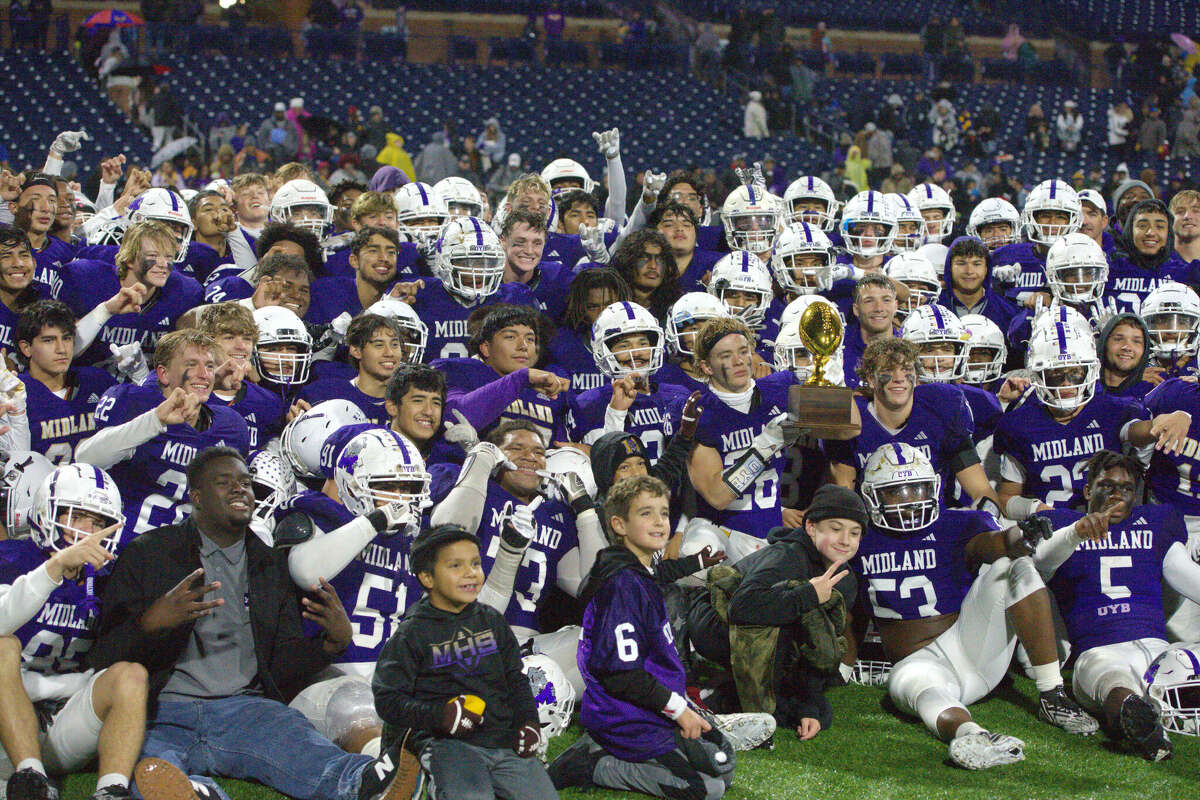 HS FOOTBALL: MHS beats Americas, wins 1st playoff game since 2016