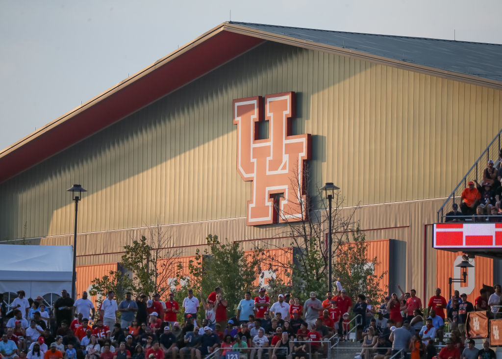 Cryer scores 16, No. 5 Houston beats Central Florida