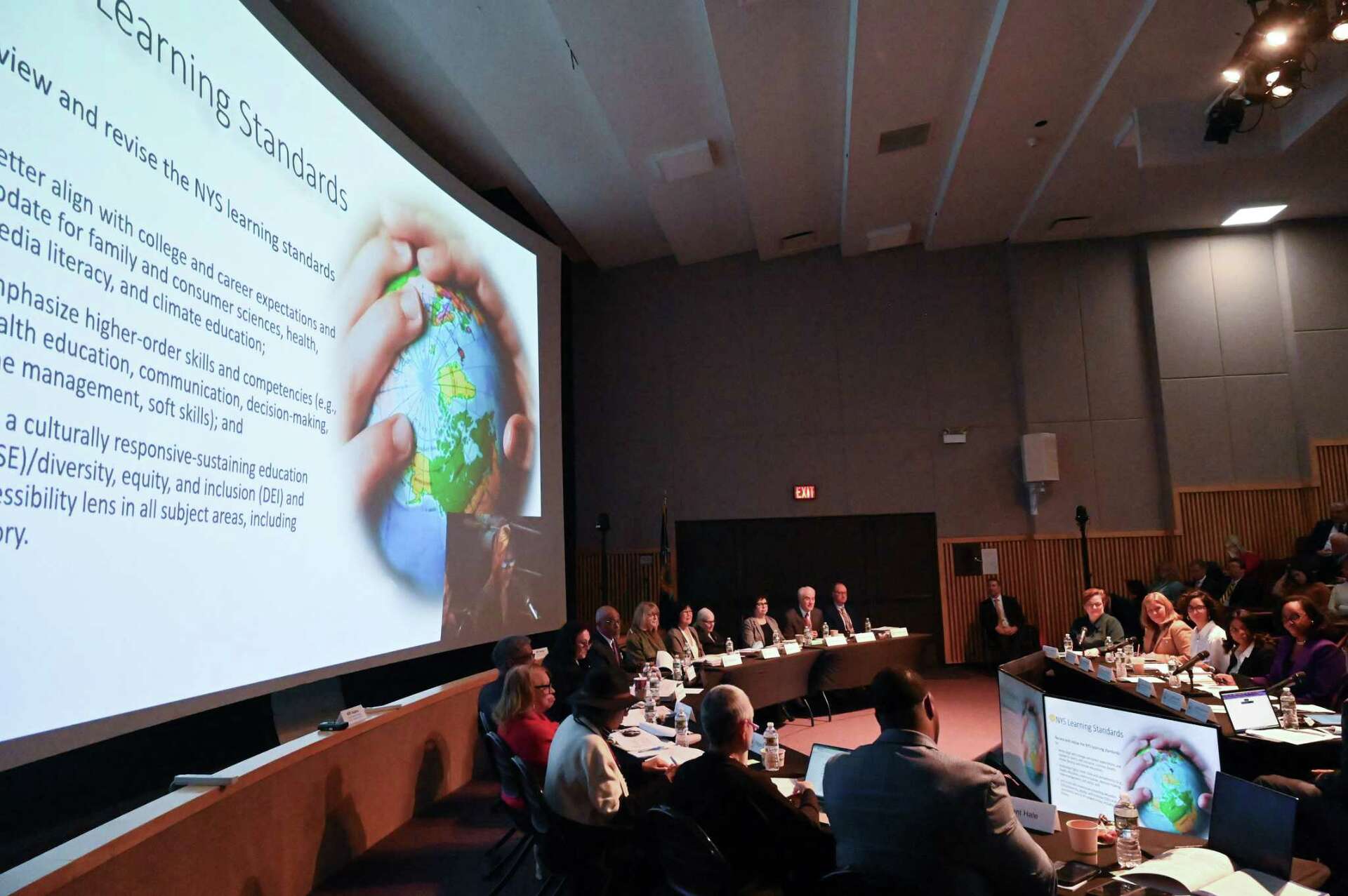 Panel suggests major changes in New York's graduation rules