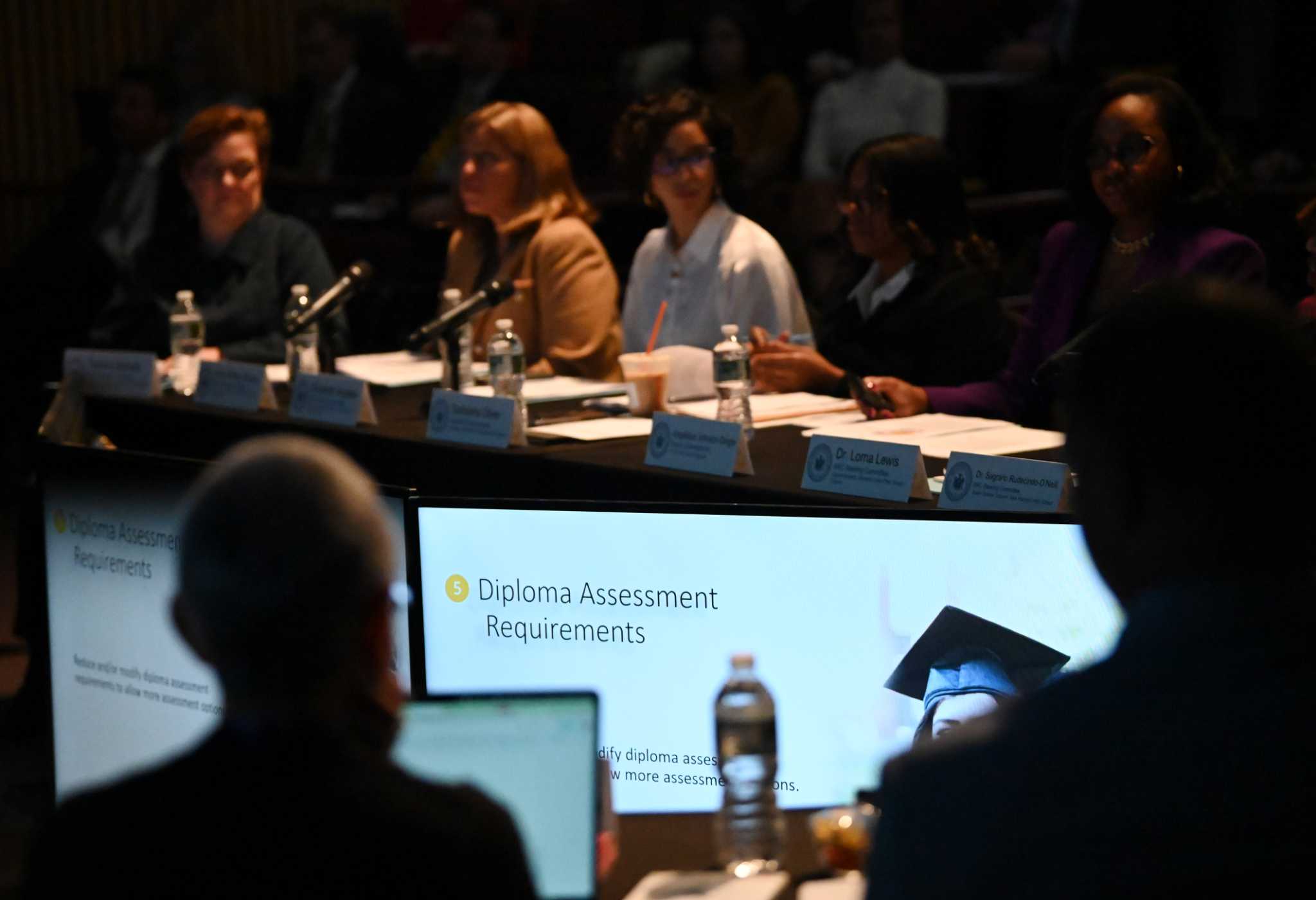 Panel suggests major changes in New York's graduation rules