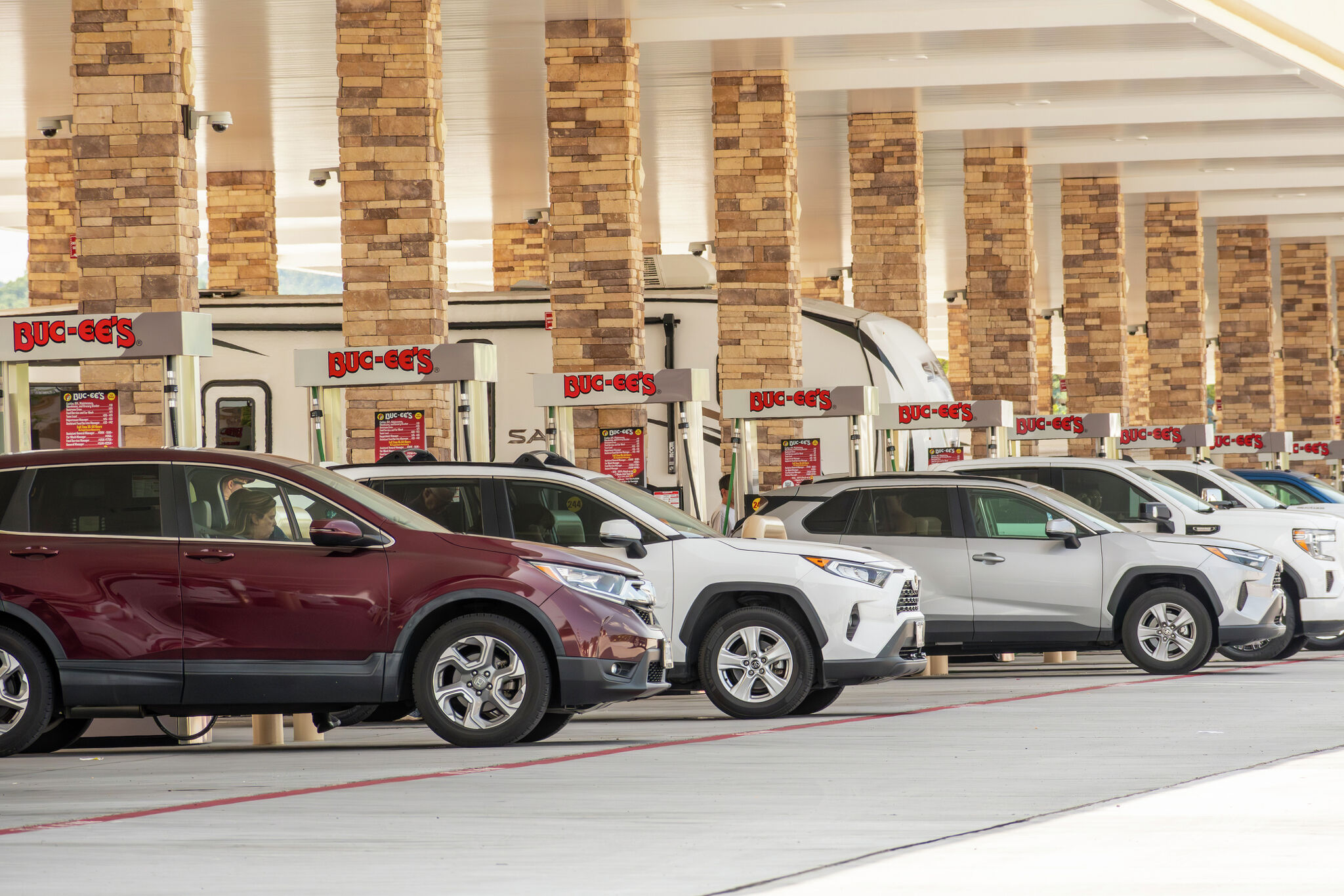 Buc-ee's to add Mercedes-Benz electric vehicle chargers