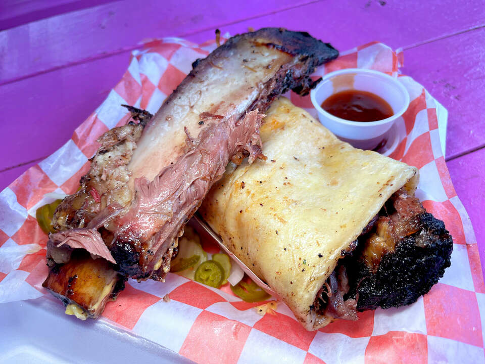 San Antonio food truck serves dino rib in a burrito