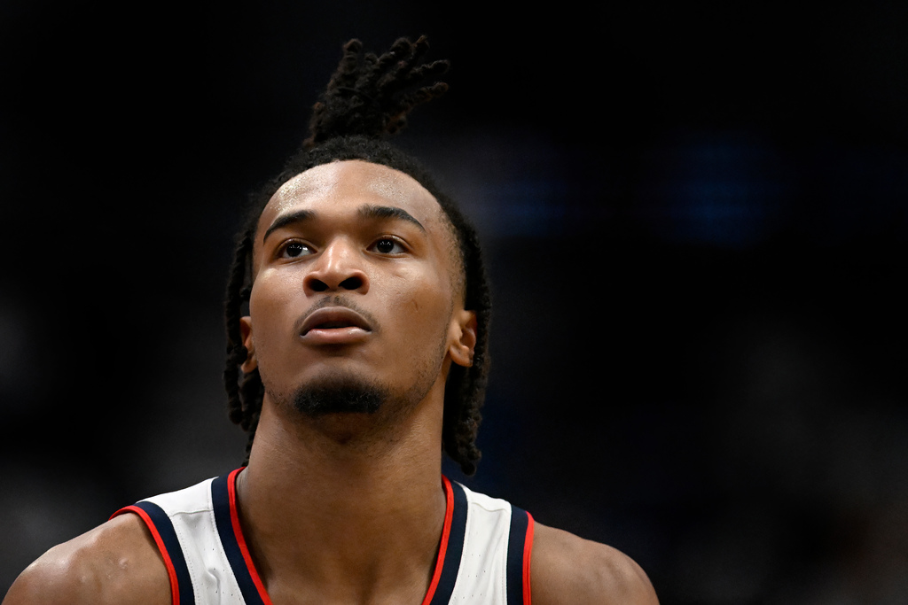 Friends Stephon Castle, Jakai Newton can only watch UConn-Indiana