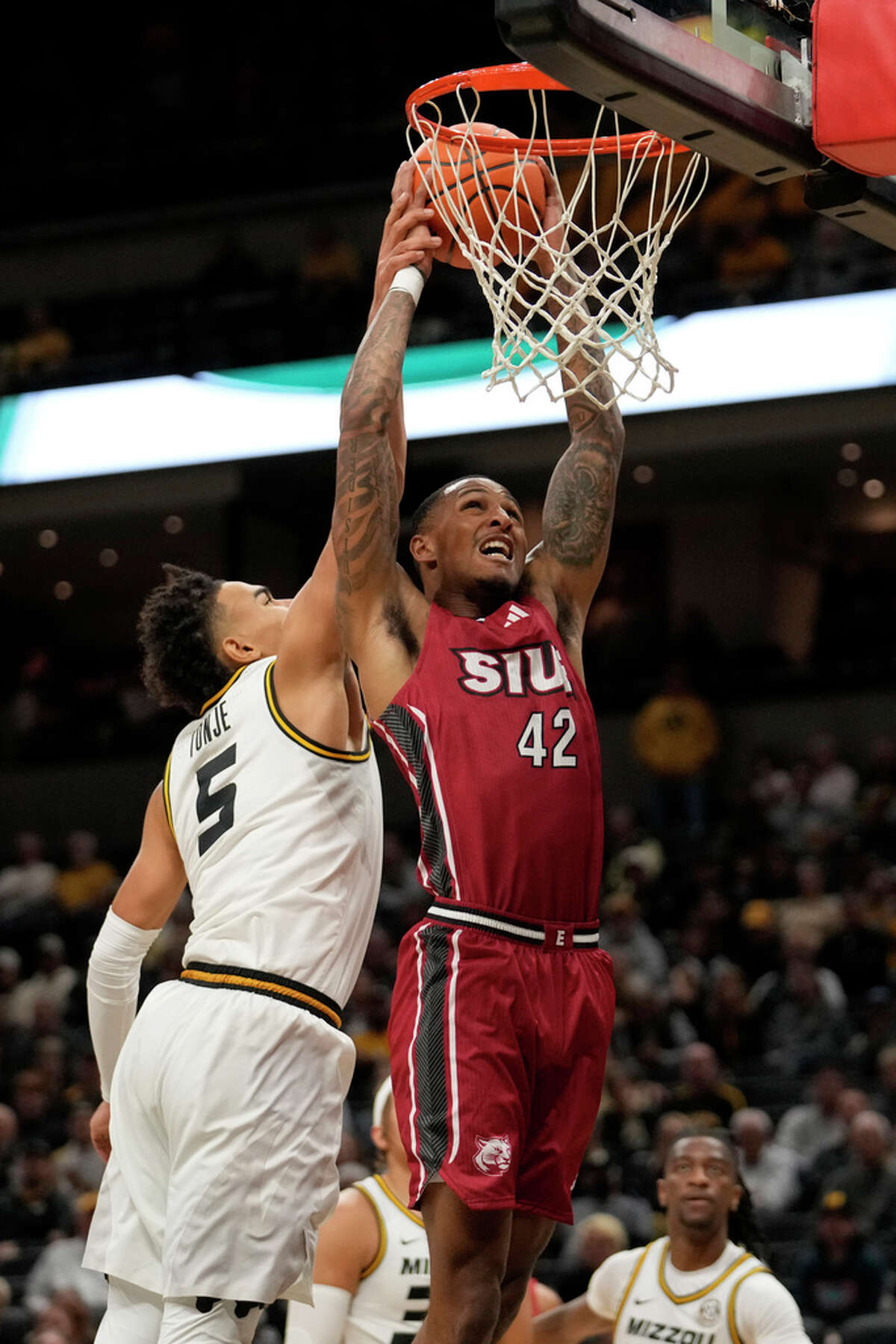 SIUE hangs with Mizzou for first half before falling