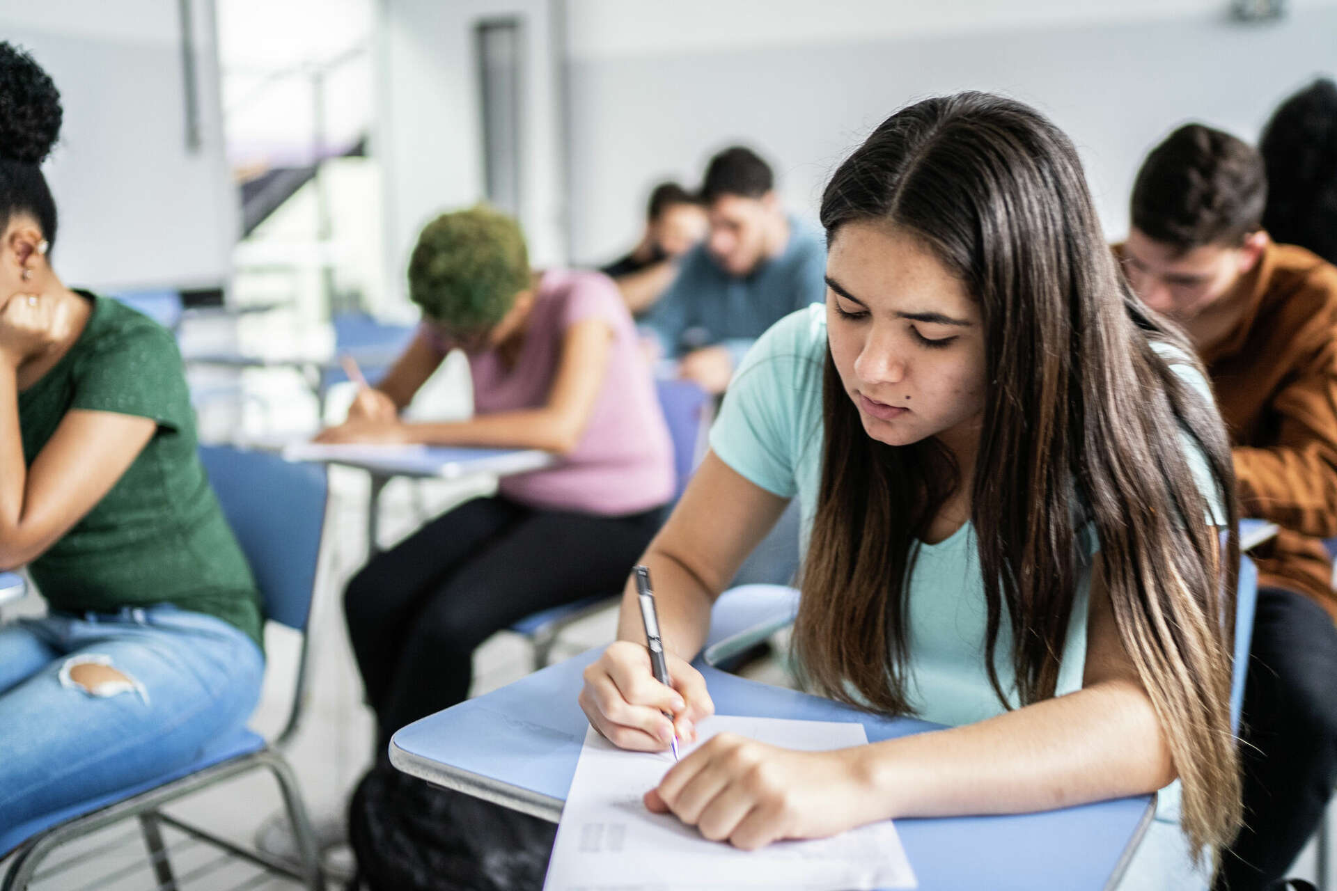 High school test scores plummet to 9 year low in Texas