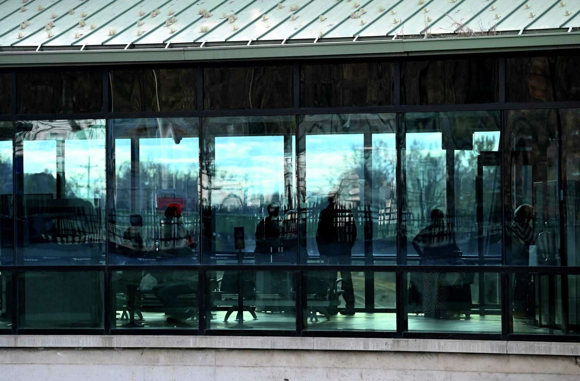 Amtrak says direct service to New York will partially return Thursday