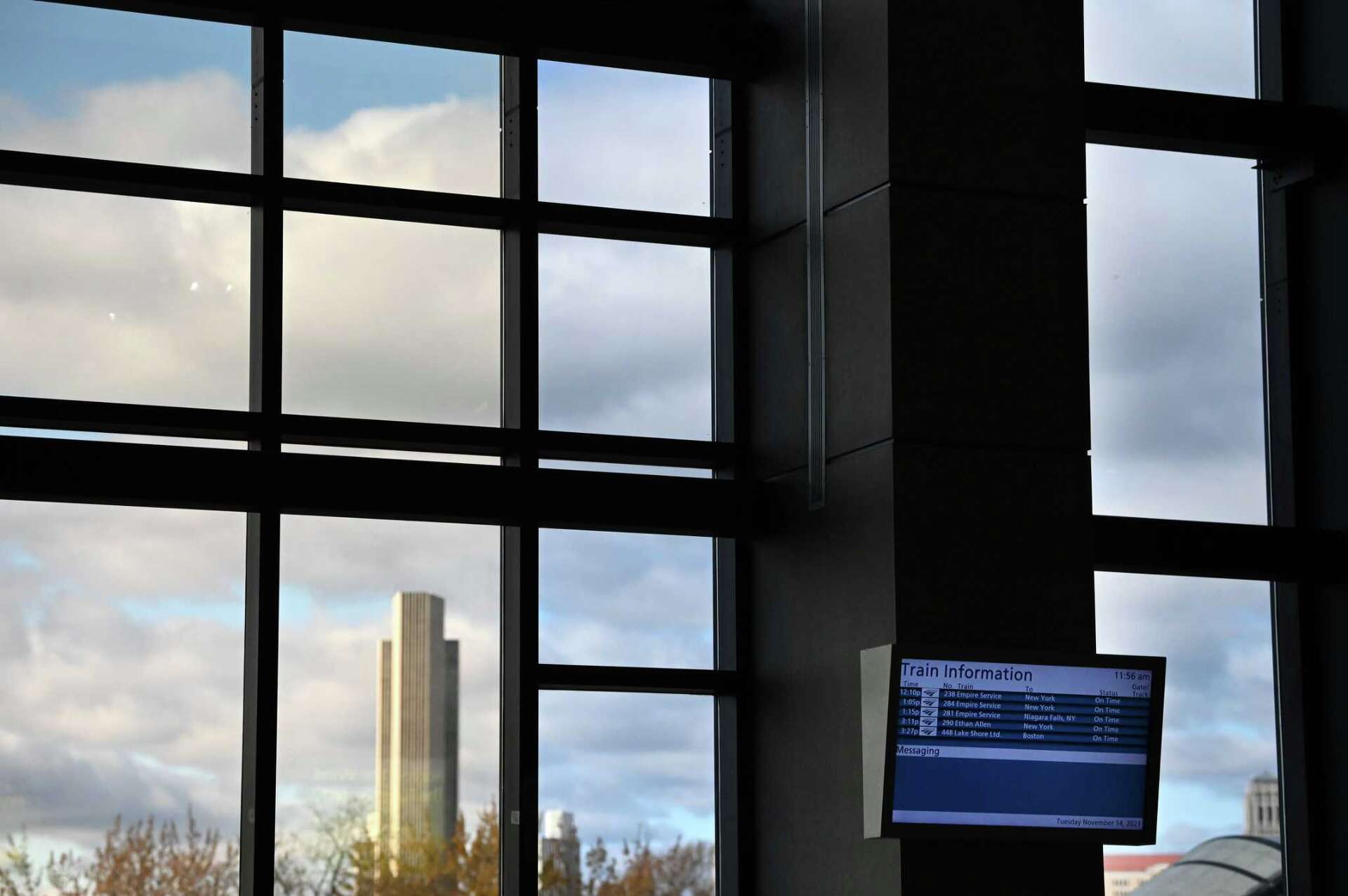 Amtrak says direct service to New York will partially return Thursday