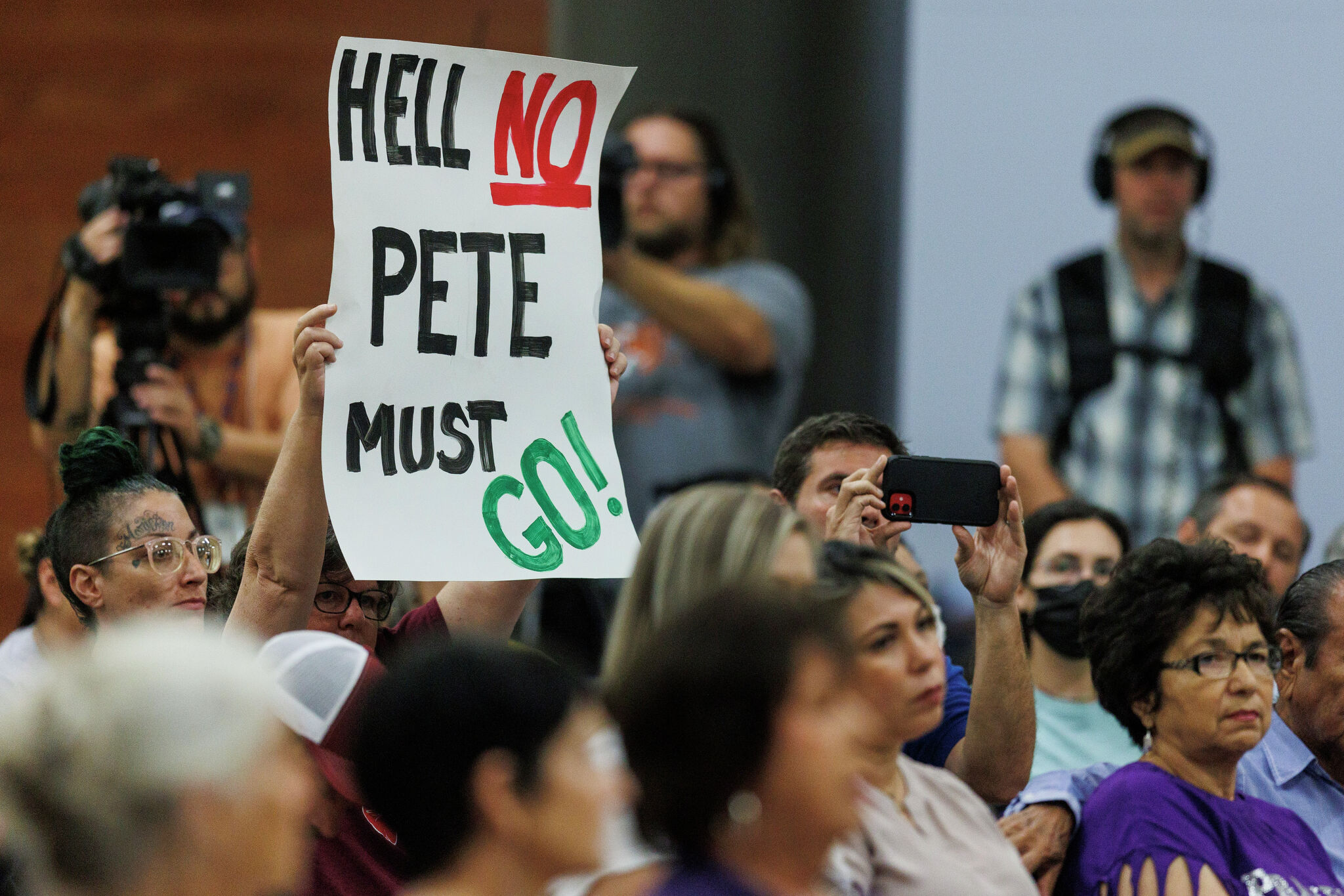 Red flag reinstated in ex-Uvalde school police chief’s job record