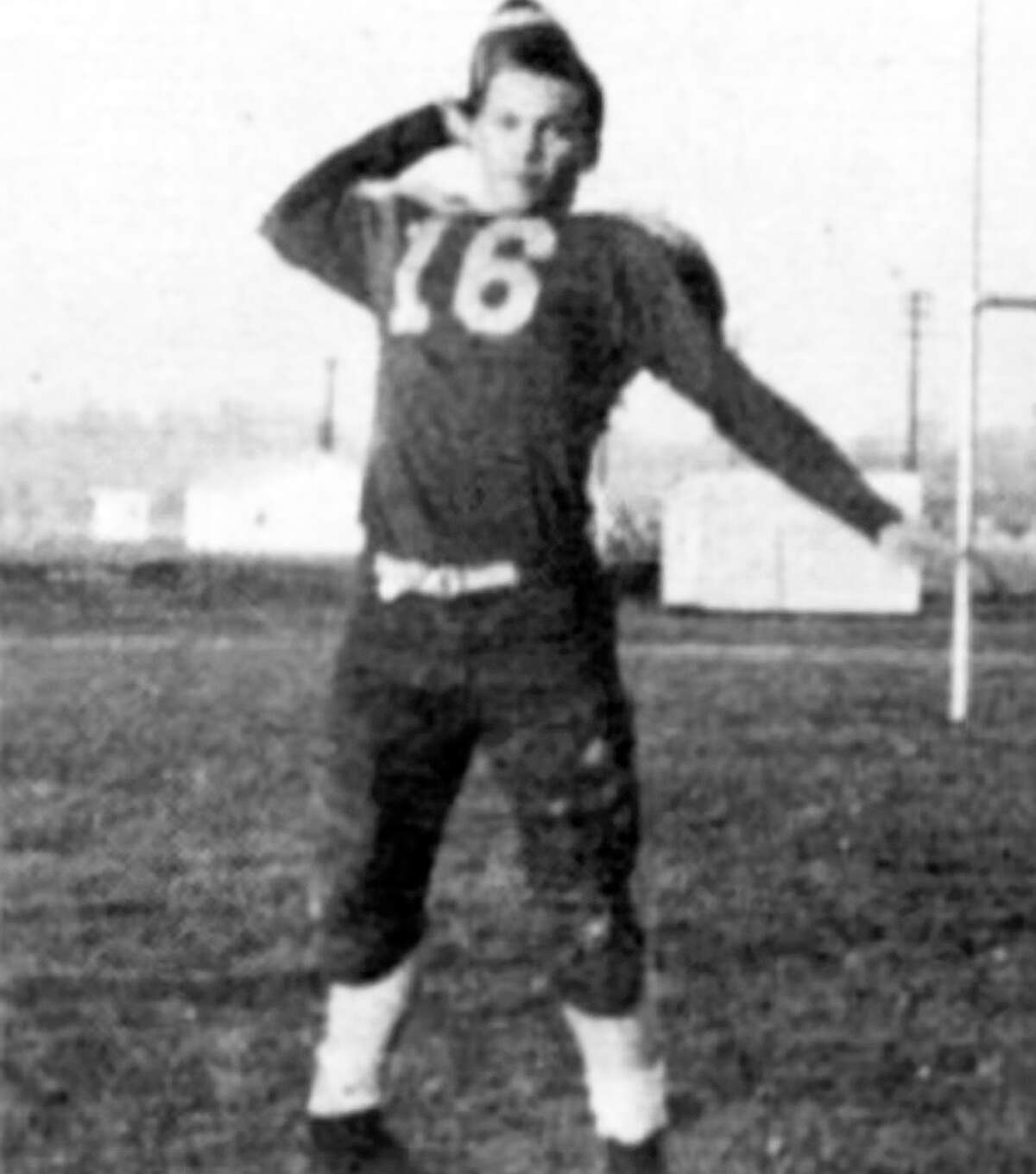 Kael Hester's grandfather Dave Roberson QB'd unbeaten Shells in 1954