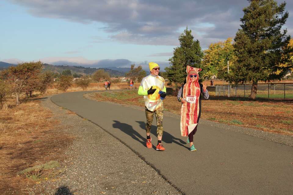 Top Bay Area Thanksgiving turkey trots, fun runs and food drives