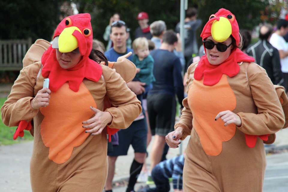 Top Bay Area Thanksgiving turkey trots, fun runs and food drives