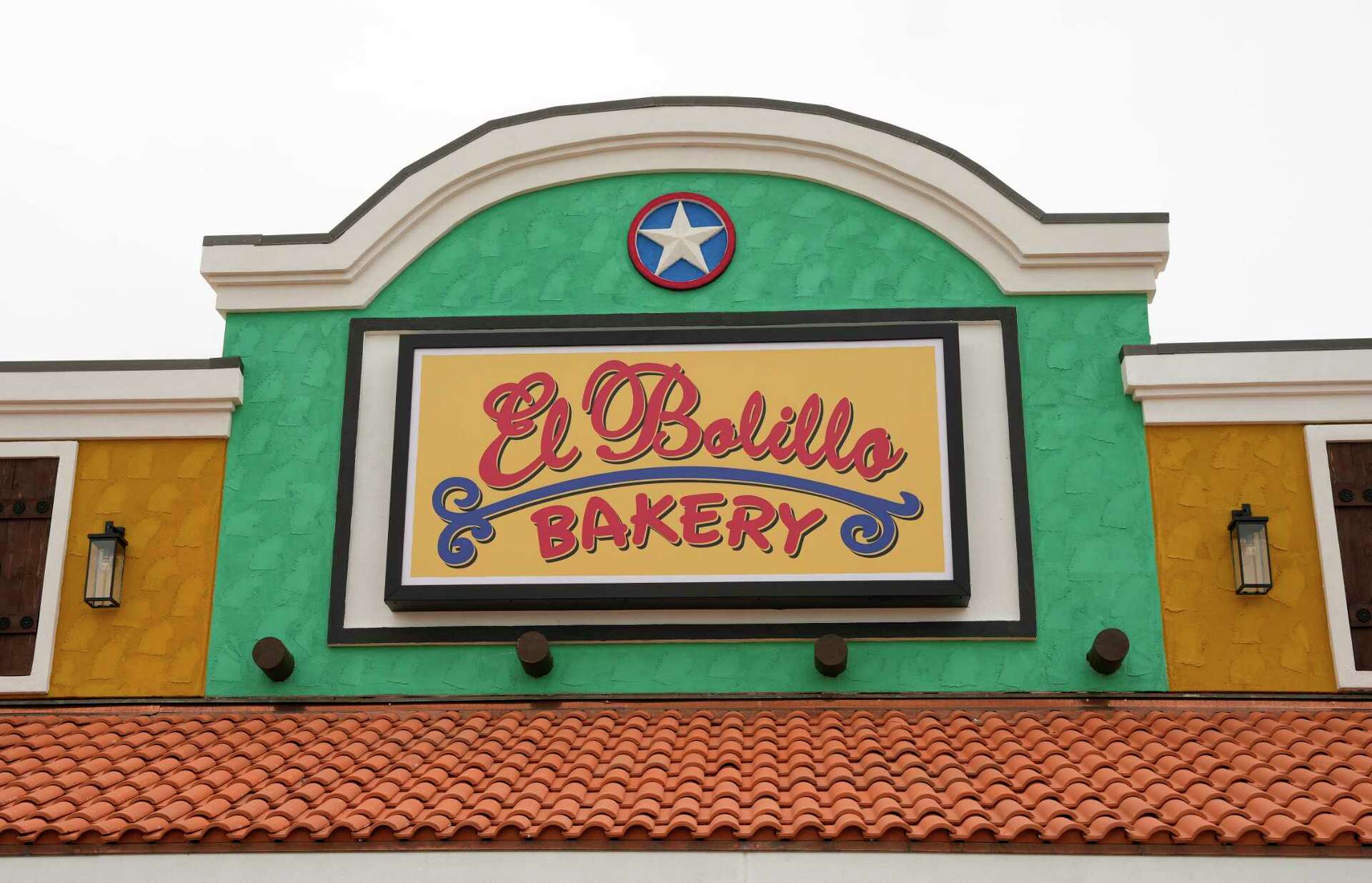 Houston favorite El Bolillo Bakery new Mission Bend location opens