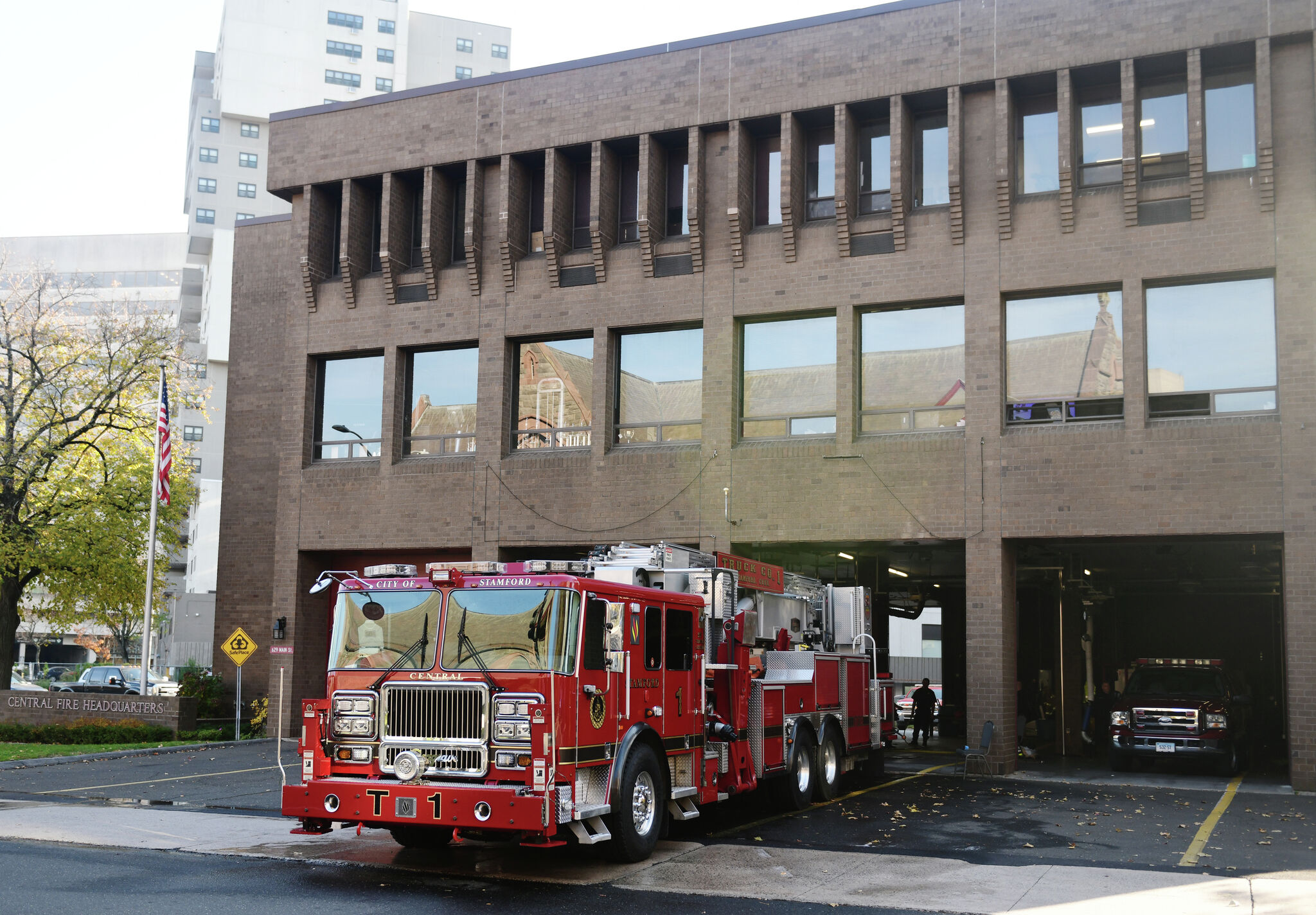 Stamford Board of Reps OKs firefighters contract with wage hikes