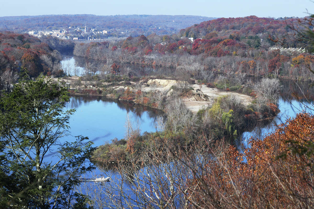 Shelton pushes for company's gravel pit to become wildlife refuge