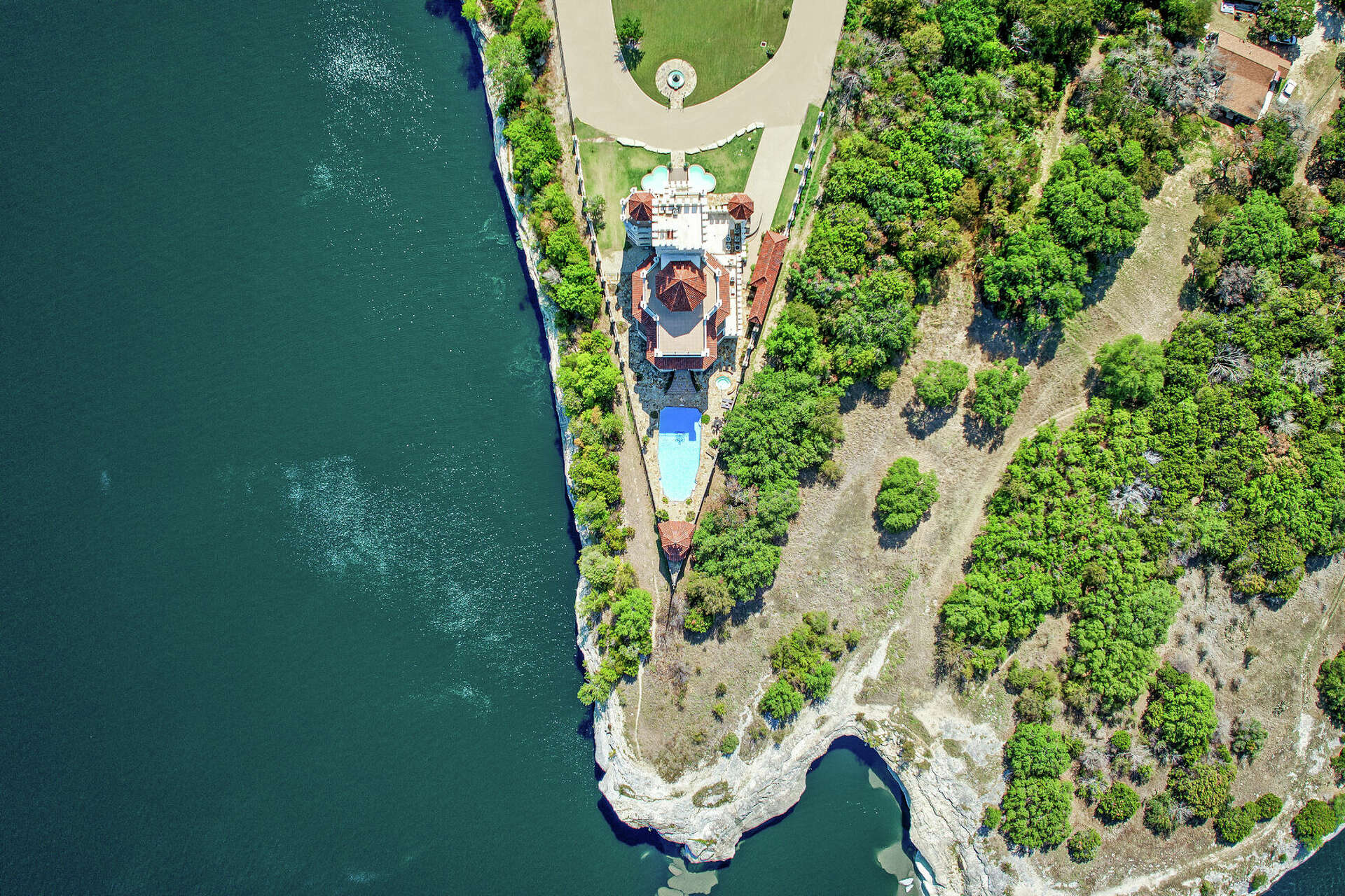 Texas castle fit for Disney princess hits market for $5.5M