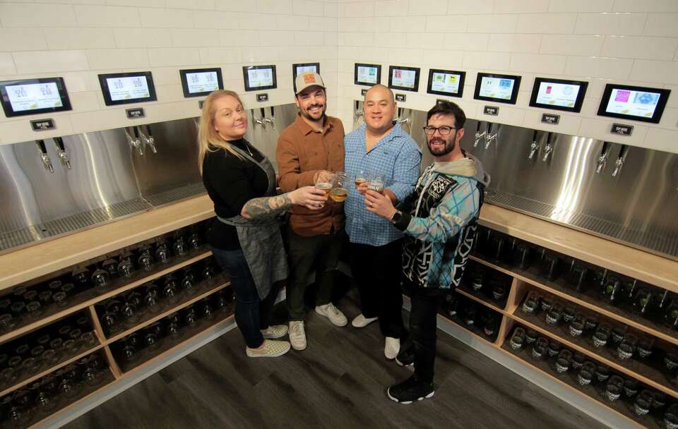 Stamford self-pour taproom Hop & Vine opens