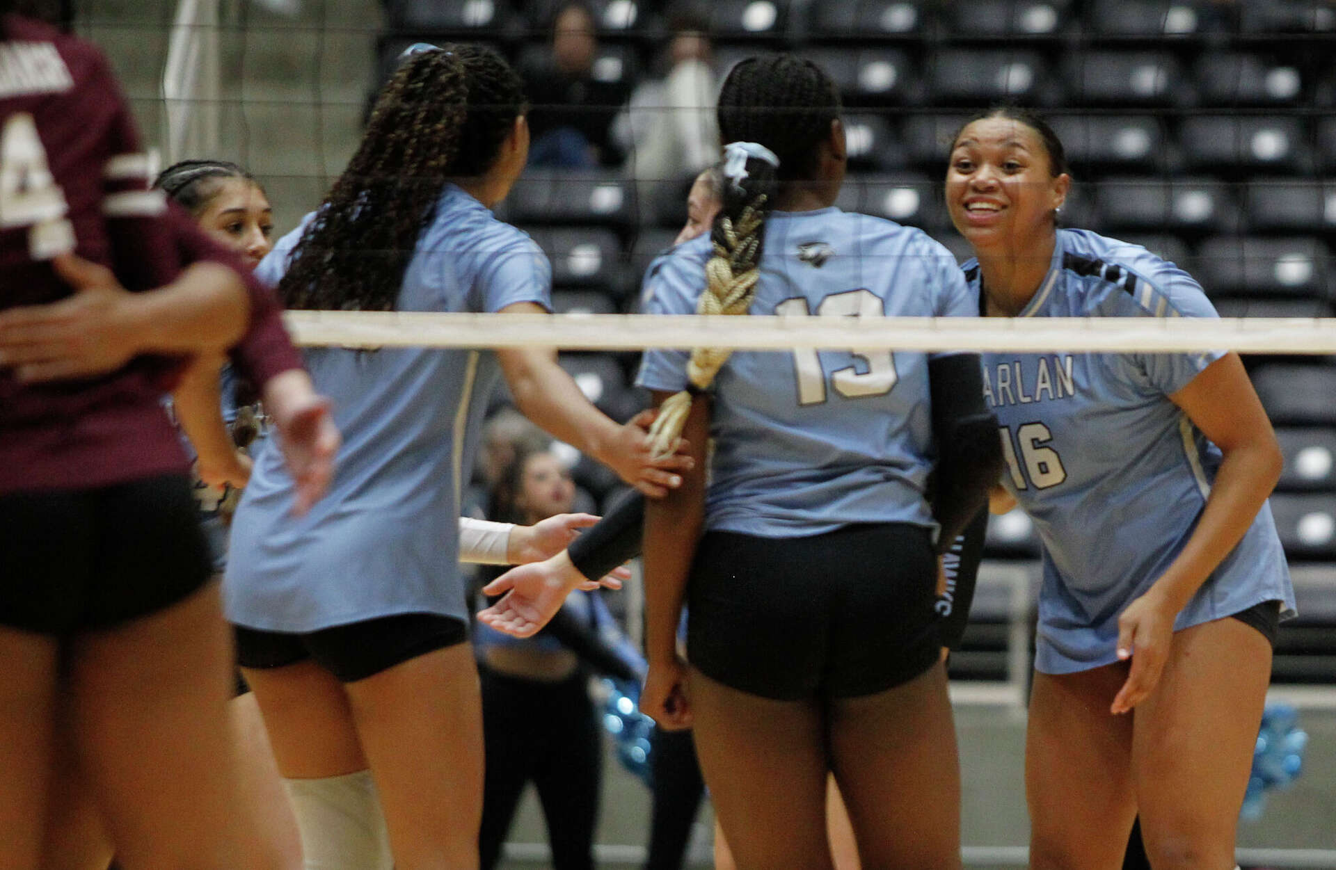 Cinco Ranch Cougars advance to state volleyball championship