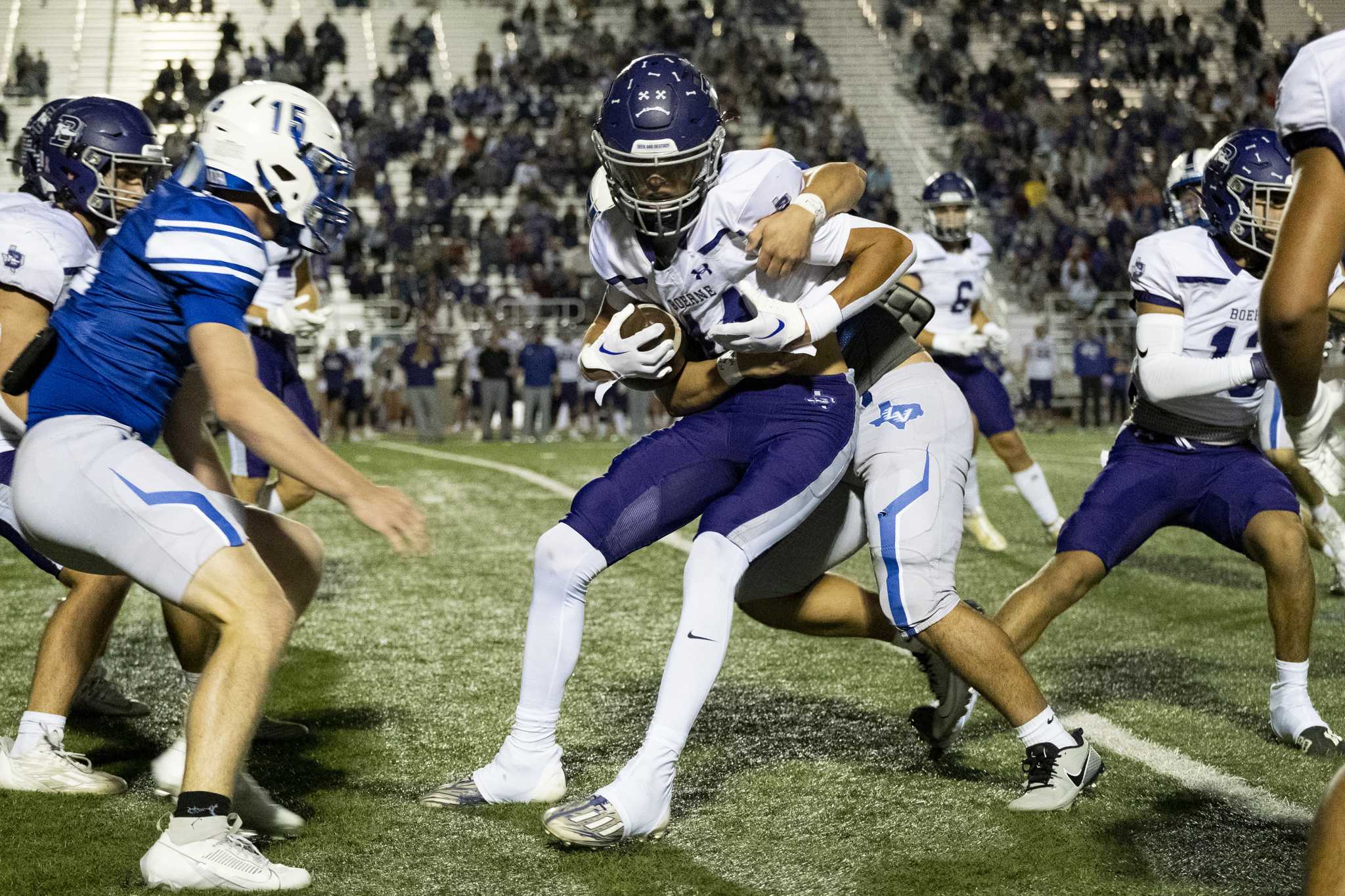 La Vernia overcomes halftime deficit to top Boerne in area round