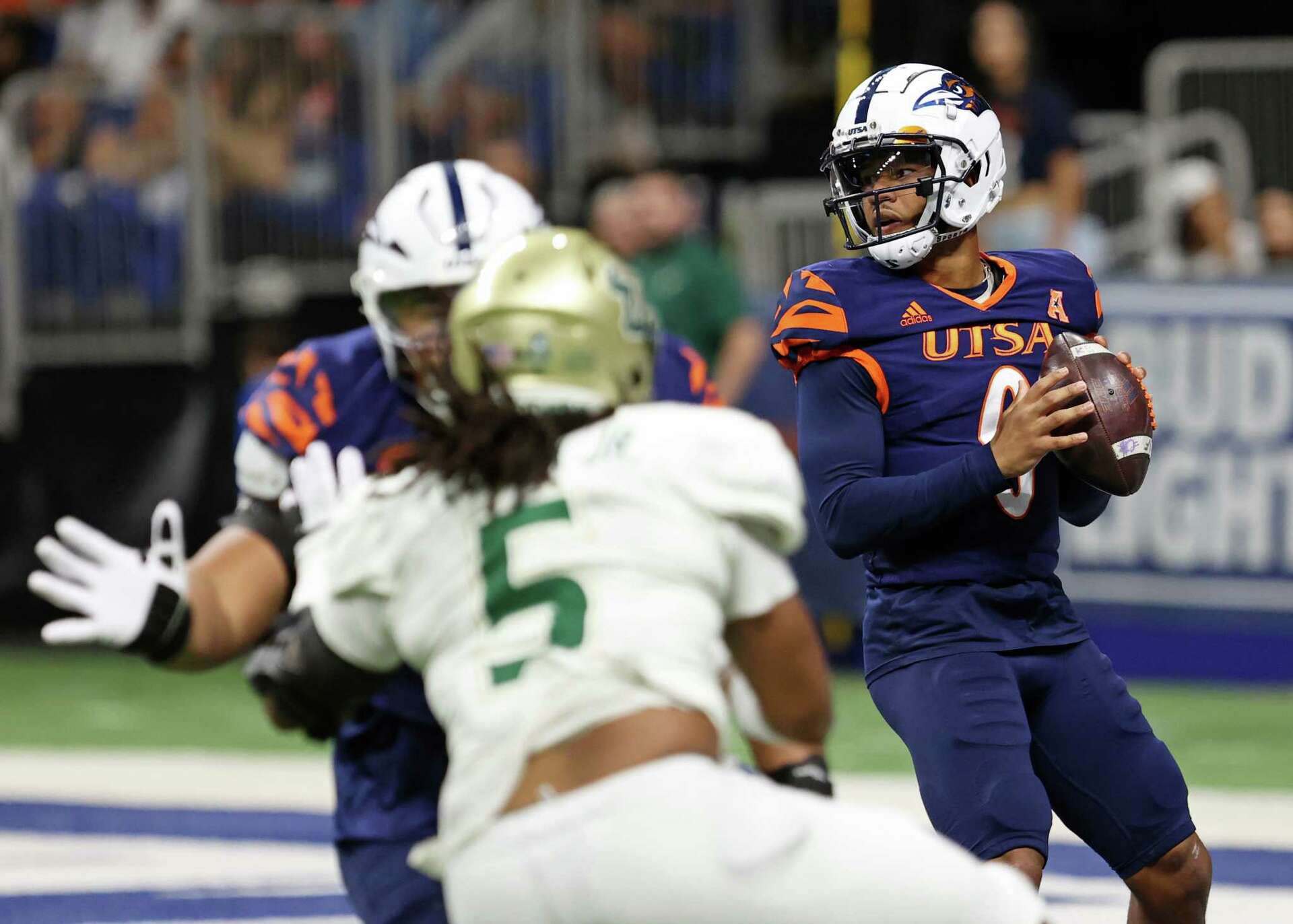 UTSA's Frank Harris delivers record night in final home game