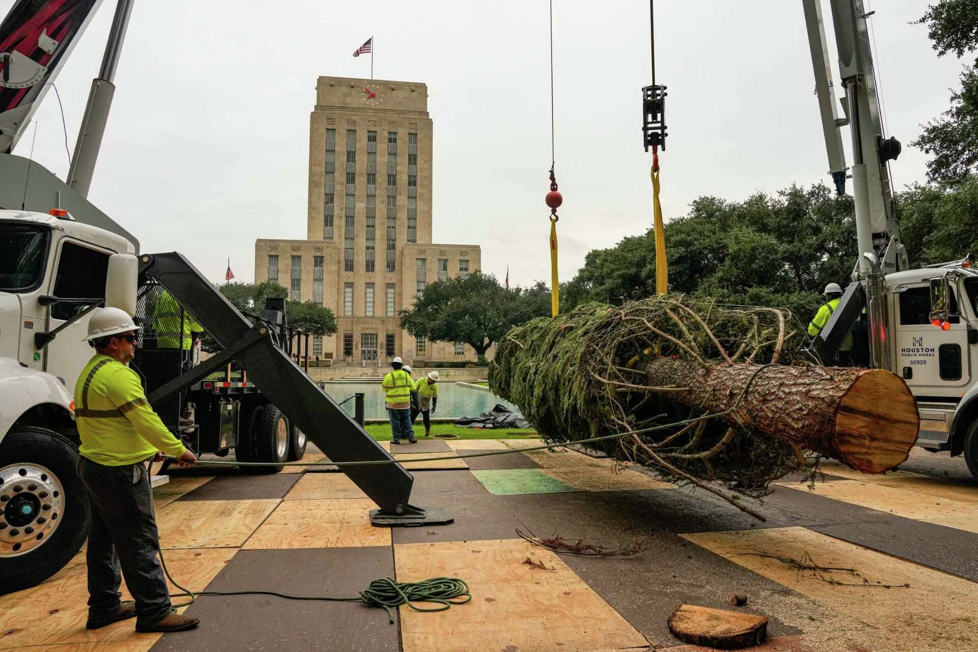 Houston's Holiday Spectacular tree has arrived for free celebration