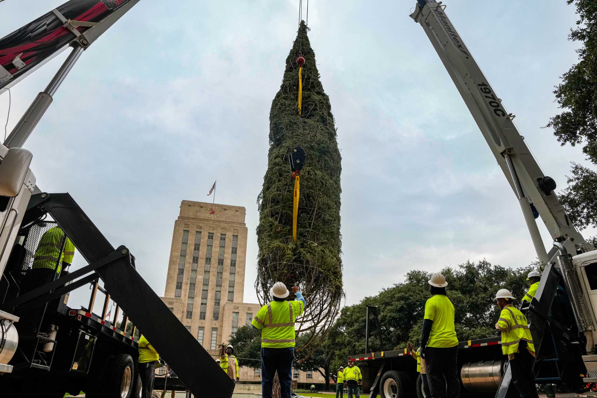 Houston's Holiday Spectacular tree has arrived for free celebration