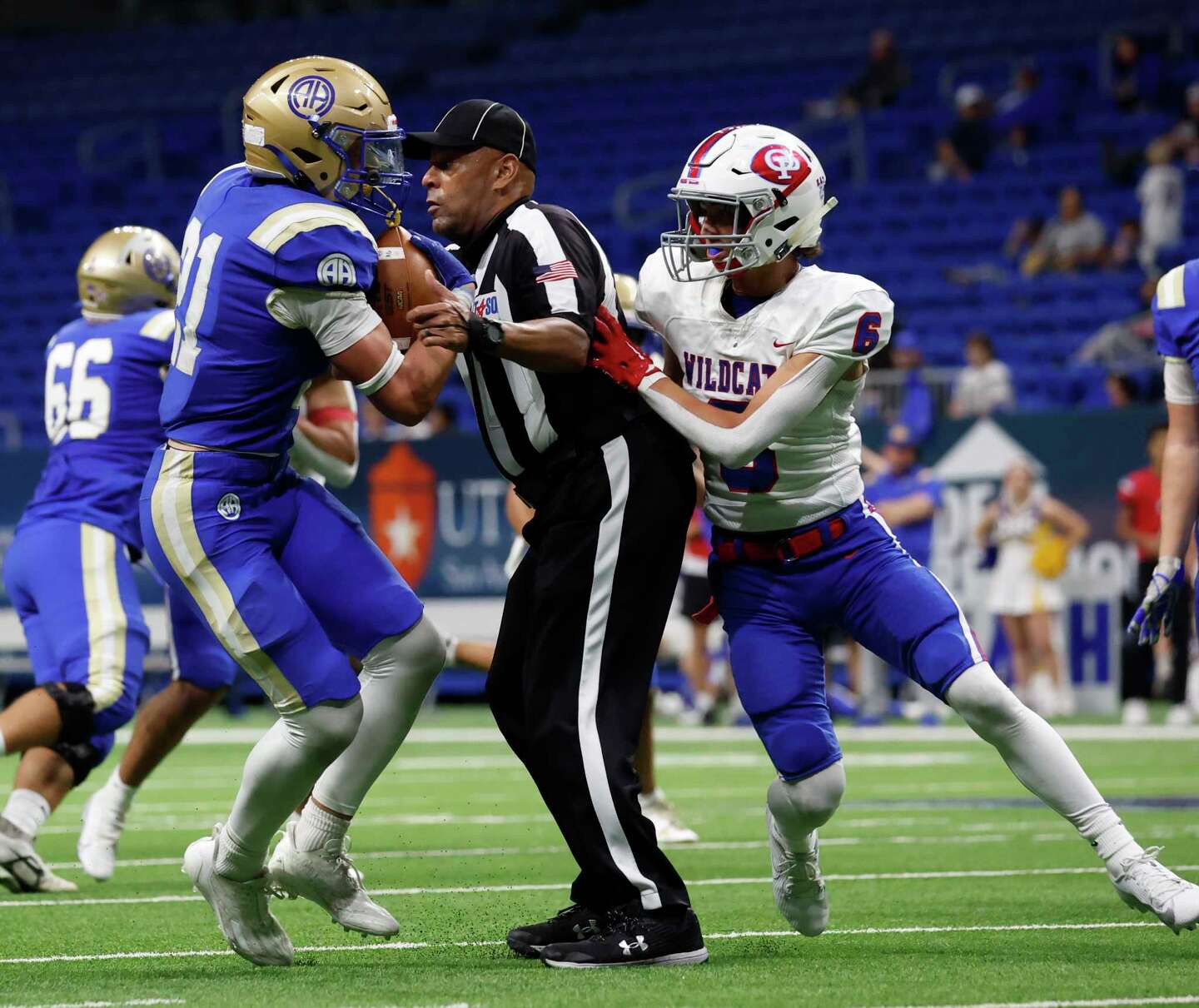 Colin Ernst leads Alamo Heights football past Gregory-Portland