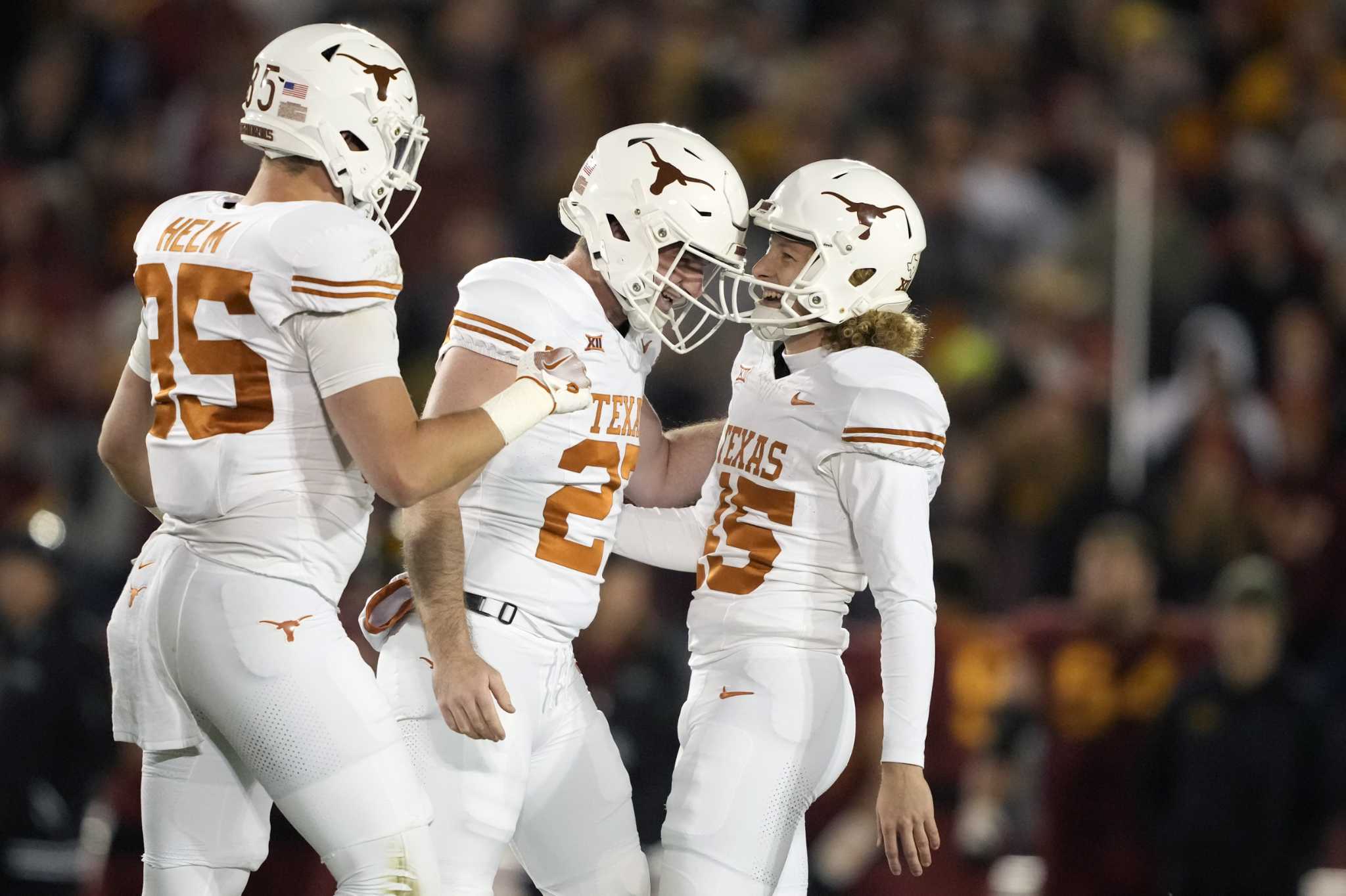 Texas Longhorns stay atop Big 12 standings with victory