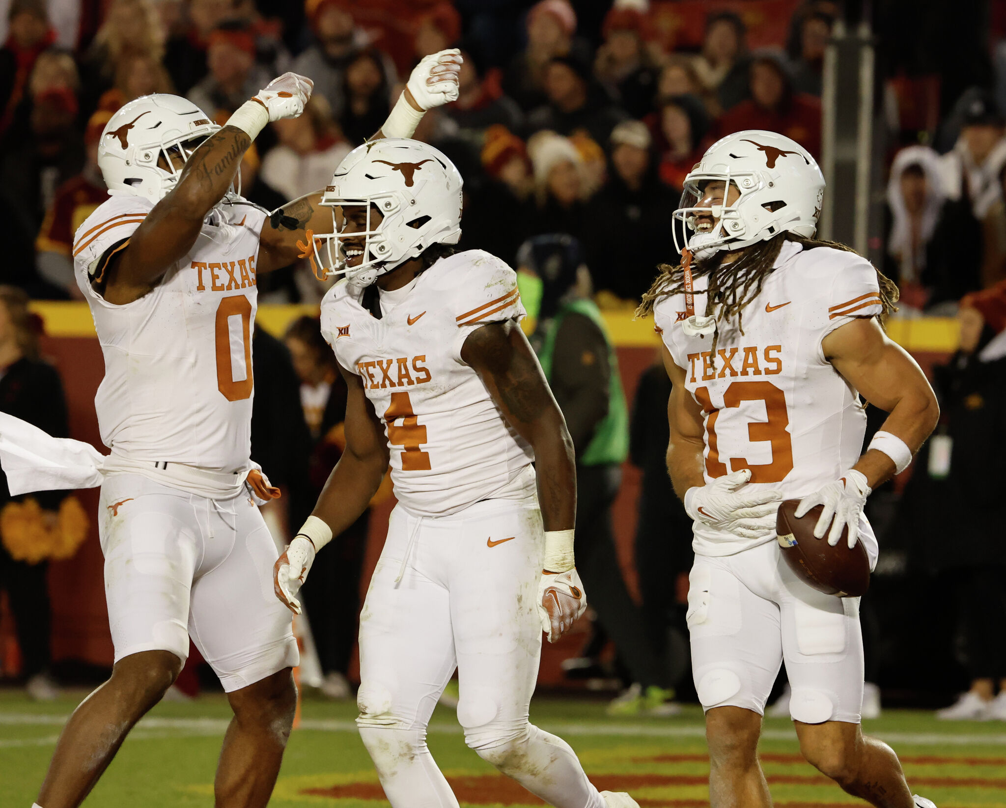 Texas college football rankings: No. 1 Longhorns get 10th win