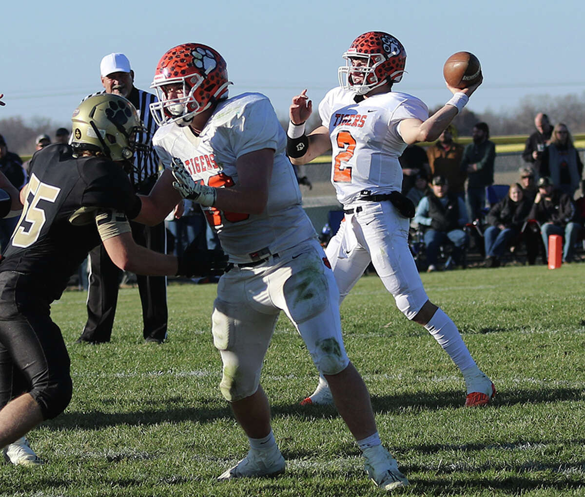 Camp Point's perfect first-half storm buries Greenfield