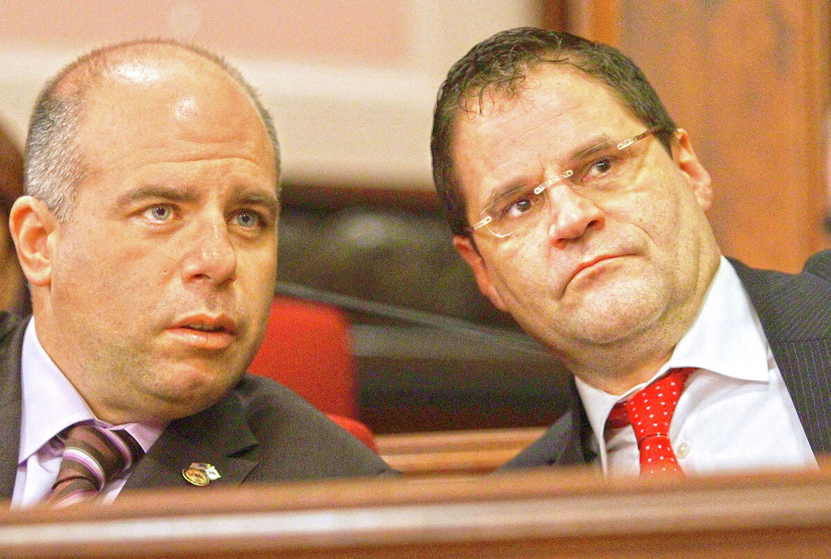 Former senator waives jury trial, asks judge to decide federal charges