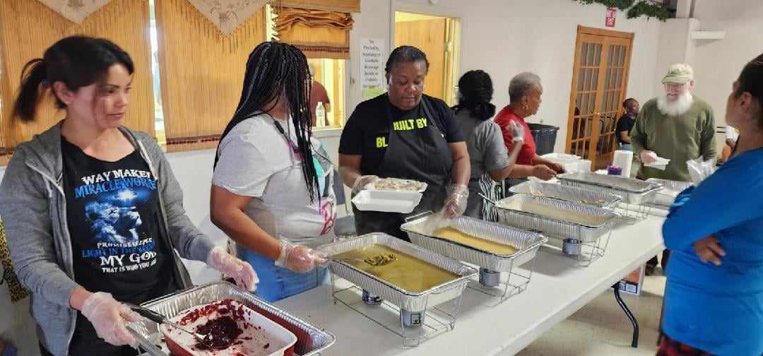 Community feeds community at annual Thanksgiving meal