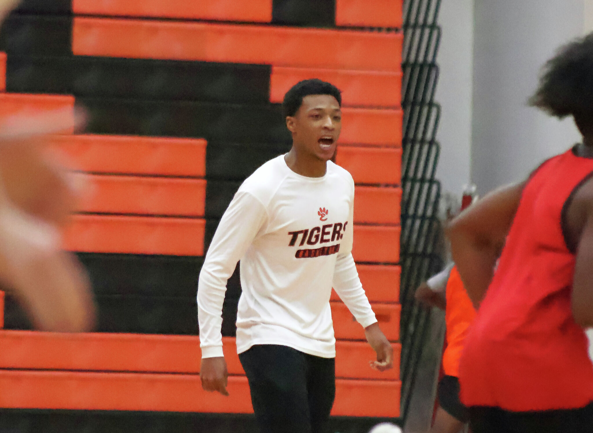 Roundtree Jr., Wilson bring tradition to EHS boys basketball staff