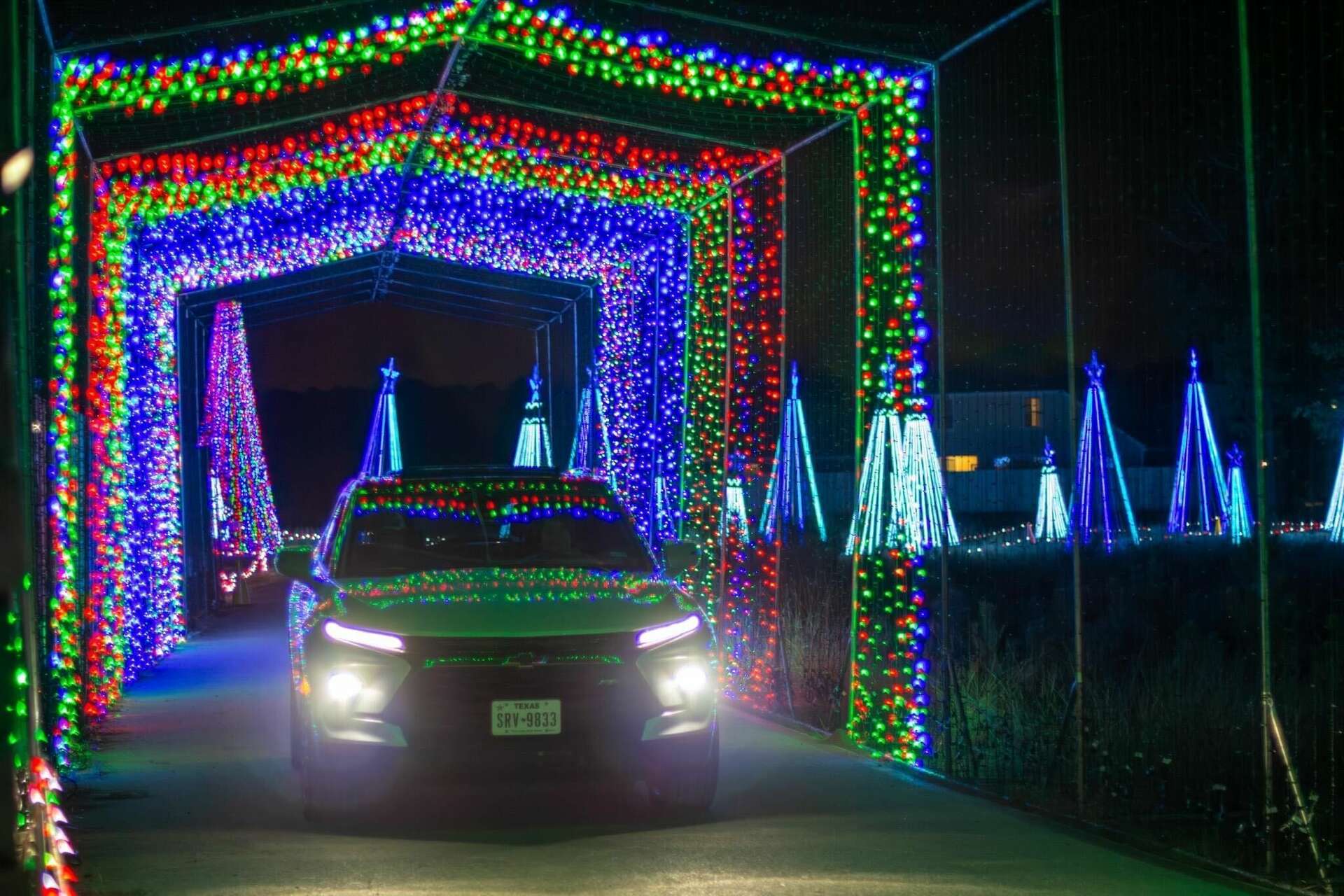 Drive-thru Dasher’s Lightshow back with 2 Houston area locations
