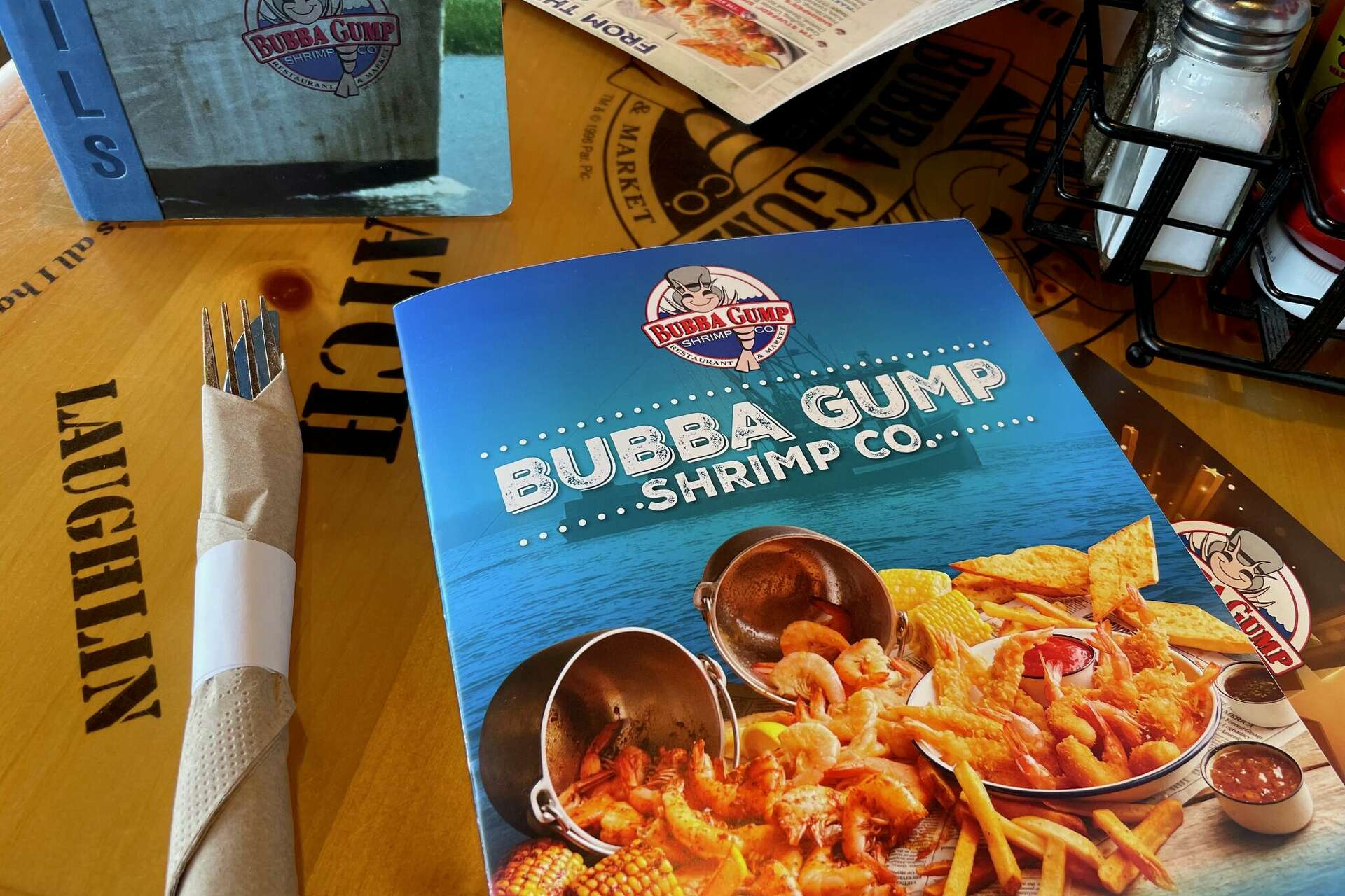 Pier 39 chain restaurant has subpar food but some of SF's best views