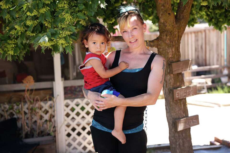 A year after Bay Area refinery’s release of toxic dust, fear lingers