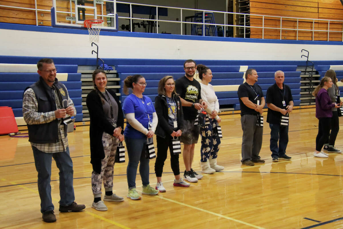Coleman Jr/Sr High students run relays to celebrate Kindness Week