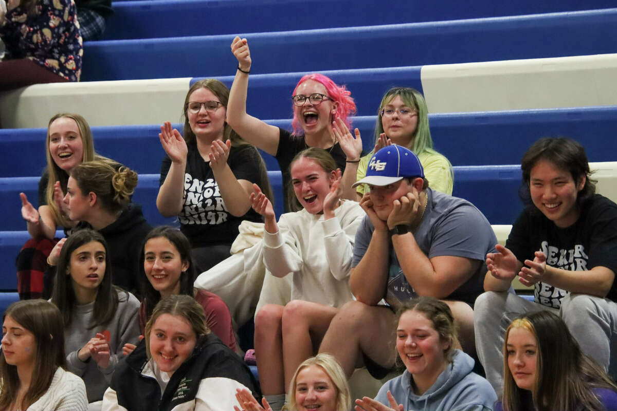 Coleman Jr/Sr High students run relays to celebrate Kindness Week