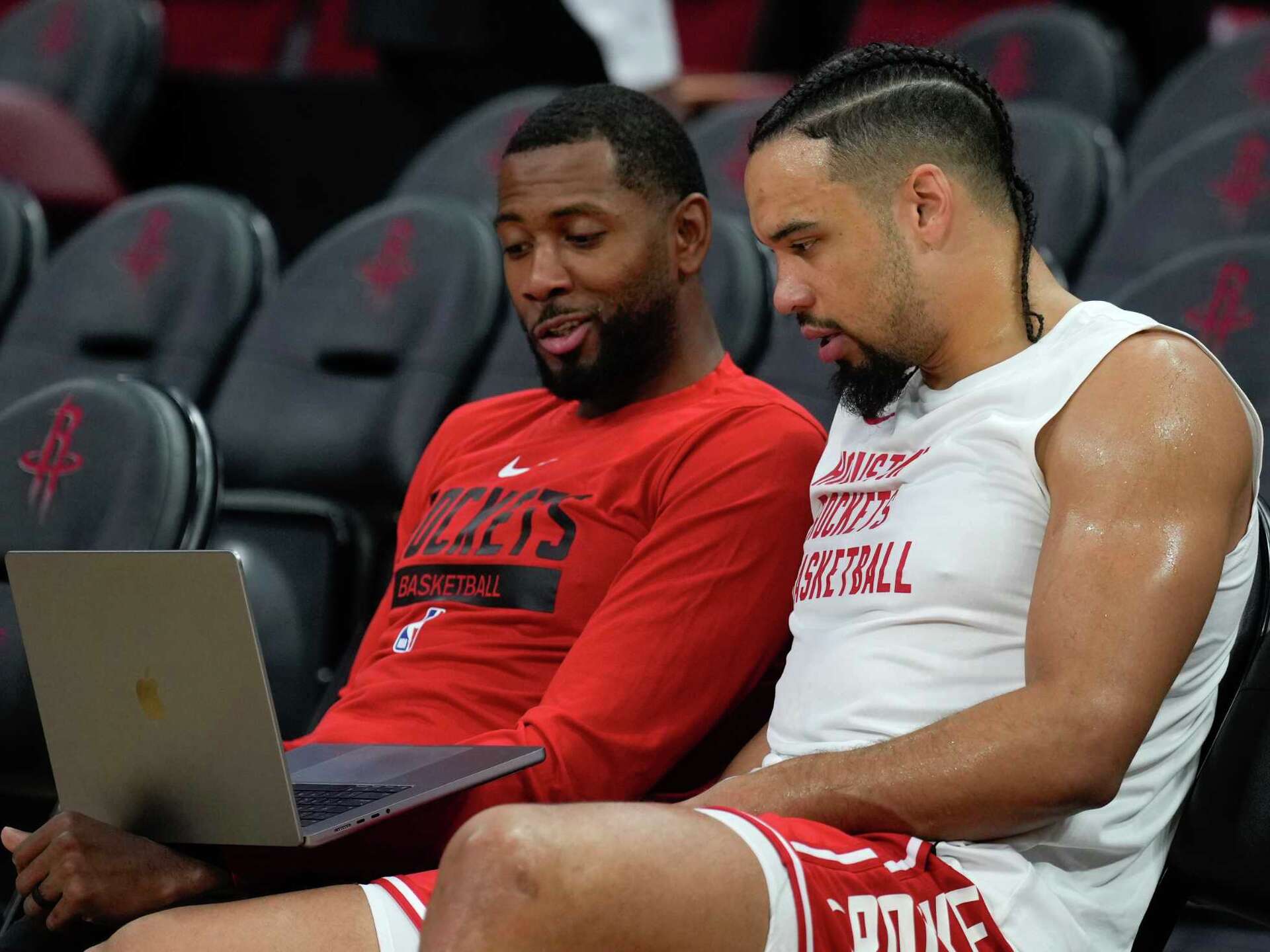 Houston Rockets assistant coach Mike Moser leaving for job with Denver