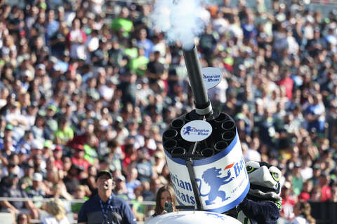 49ers-Seahawks game will feature cannon that shoots brats into crowd