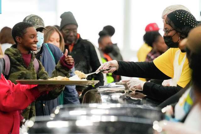 Thanksgiving Super Feast feeds thousands in 45th year