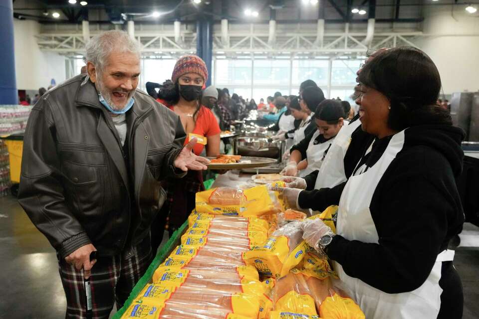 Thanksgiving Super Feast feeds thousands in 45th year