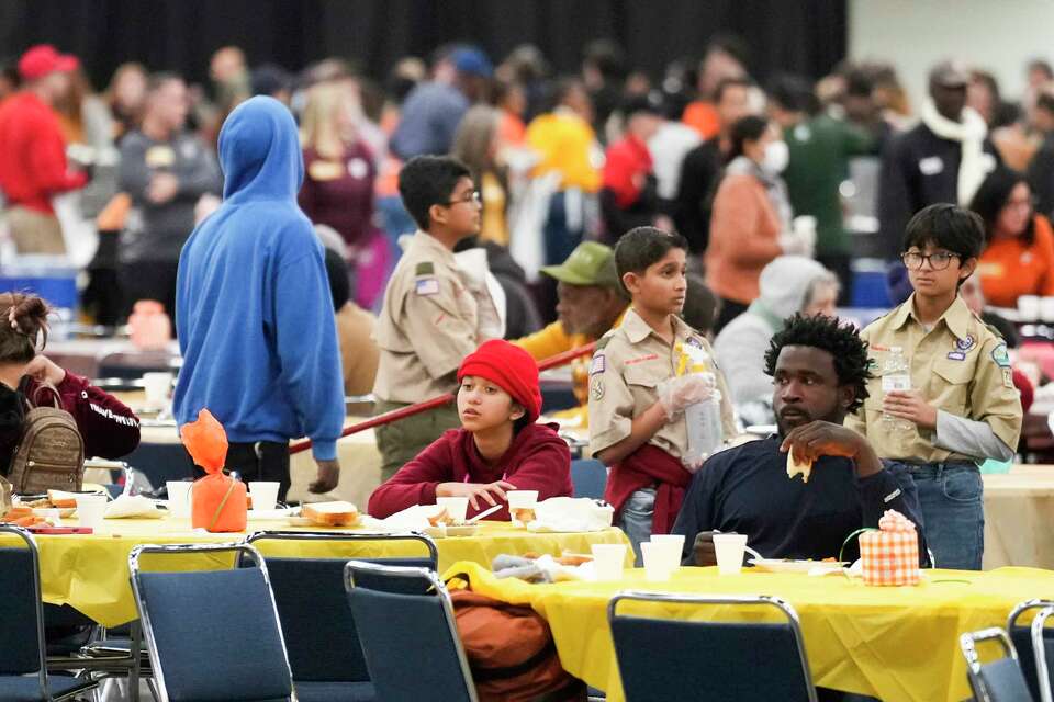 Thanksgiving Super Feast feeds thousands in 45th year