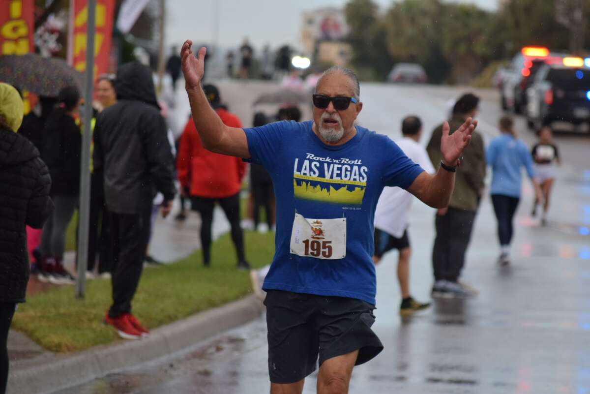 Laredo gathers for 16th Annual Jr. Hands Across South Texas 10K/5K/Run